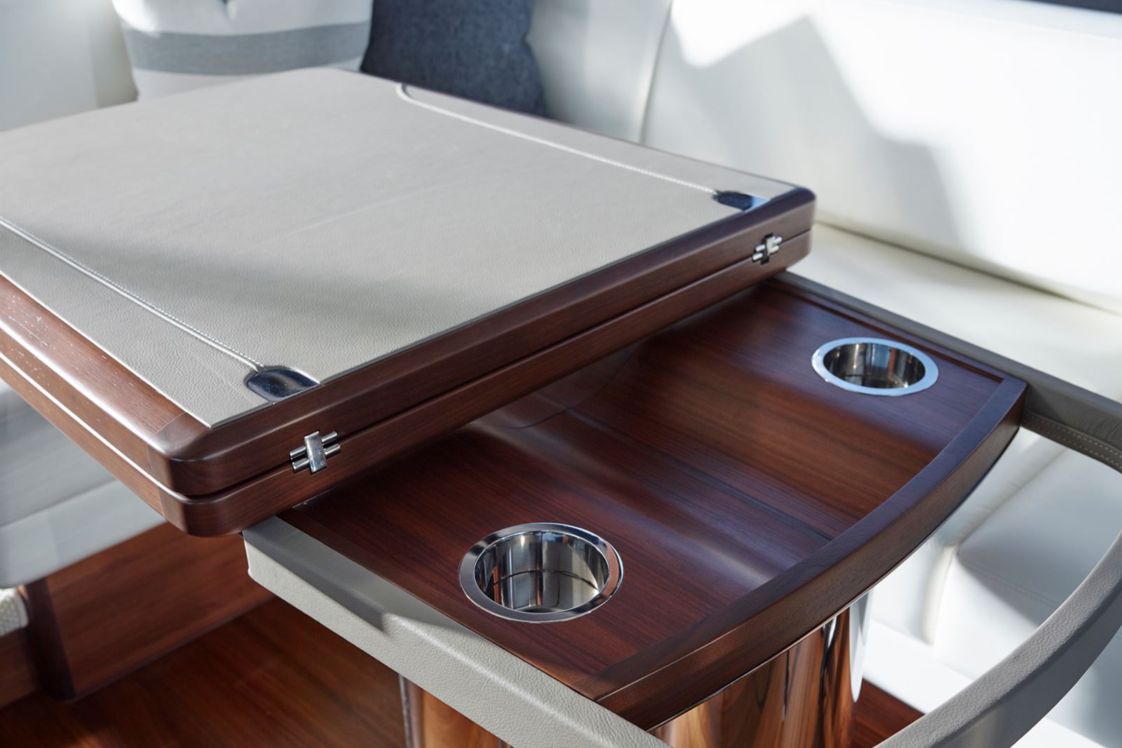 s65-dining-table-detail – Ita Yachts Canada