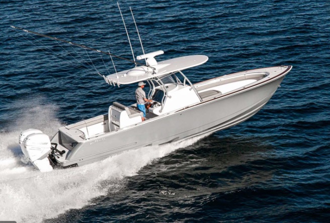 Vanhalla V33 Center Console – Ita Yachts Canada