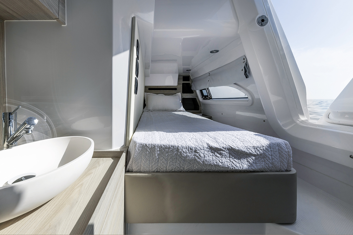 azimut 53 fly Crew-Cabin – Ita Yachts Canada